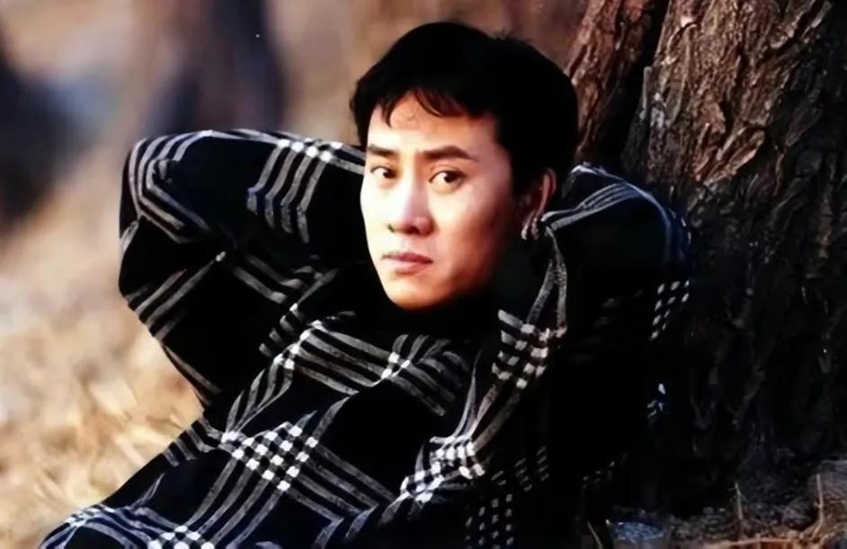 Singer Jiang Tao: debuted for 36 years and had zero scandals. After becoming famous, he married ...