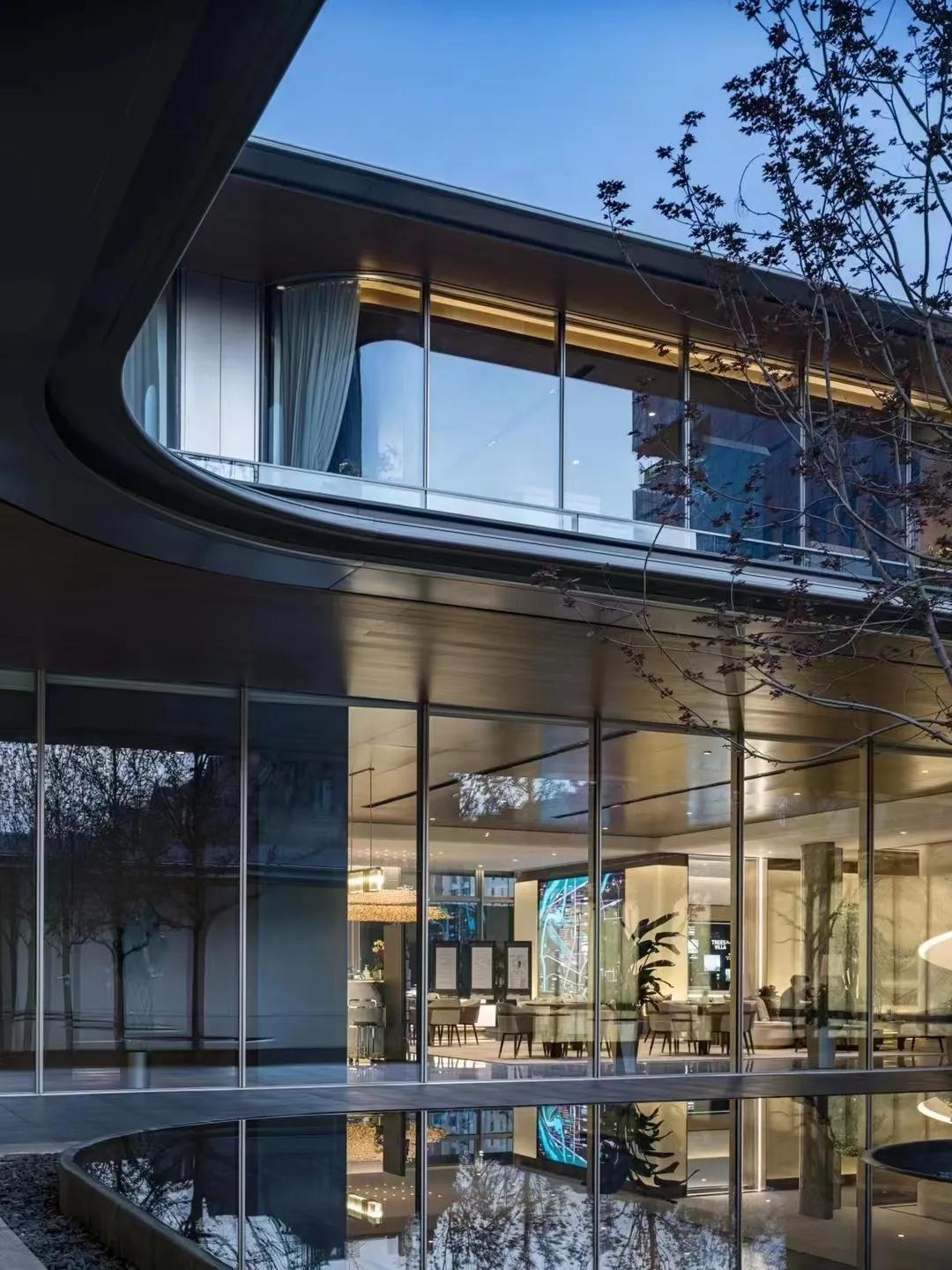 Seeing Elegance and Seeing Between the Square and the Circle ...