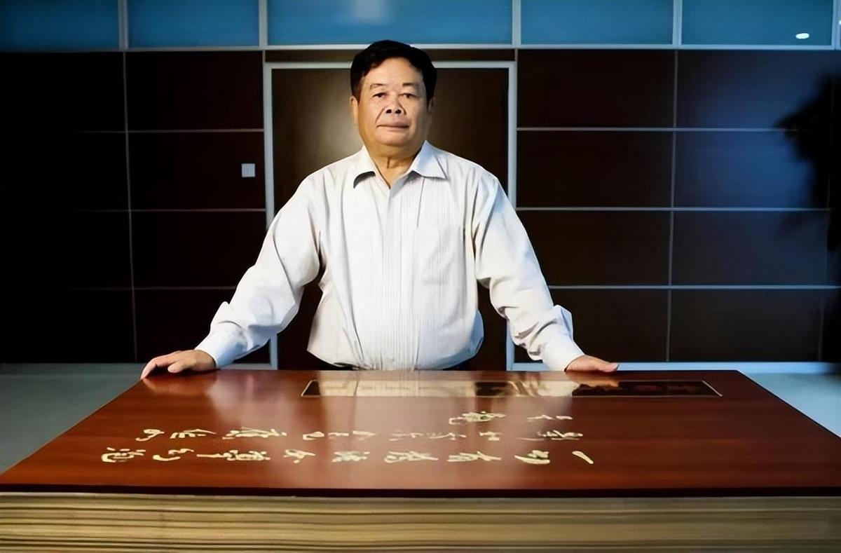 Let Niuwa become a glass king, and he is still building a factory in ...