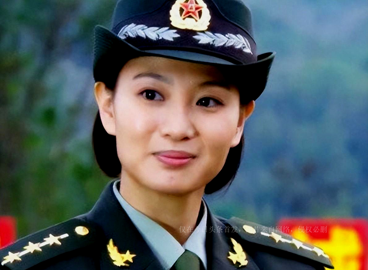Wu Jing's "Lover" became an instant hit. She was so beautiful when she took off her military ...