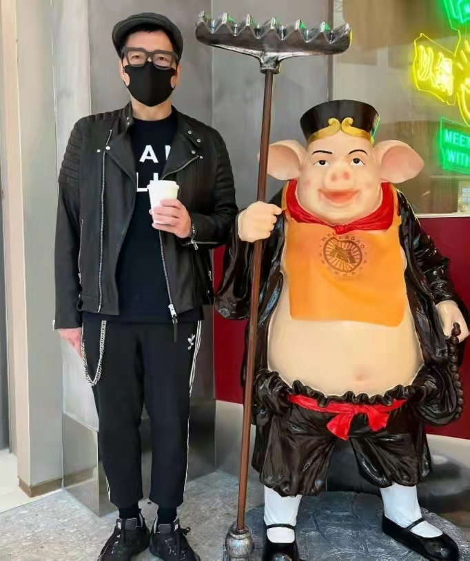 Well-known Hong Kong star Shan Liwen celebrates his 63rd birthday, and ...