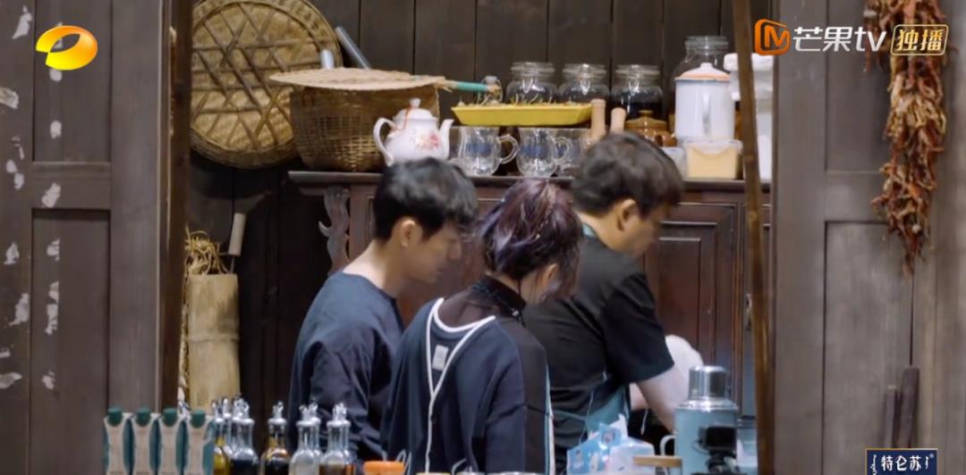 Huang Yali's mansion was exposed, the interior decoration looks like a ...