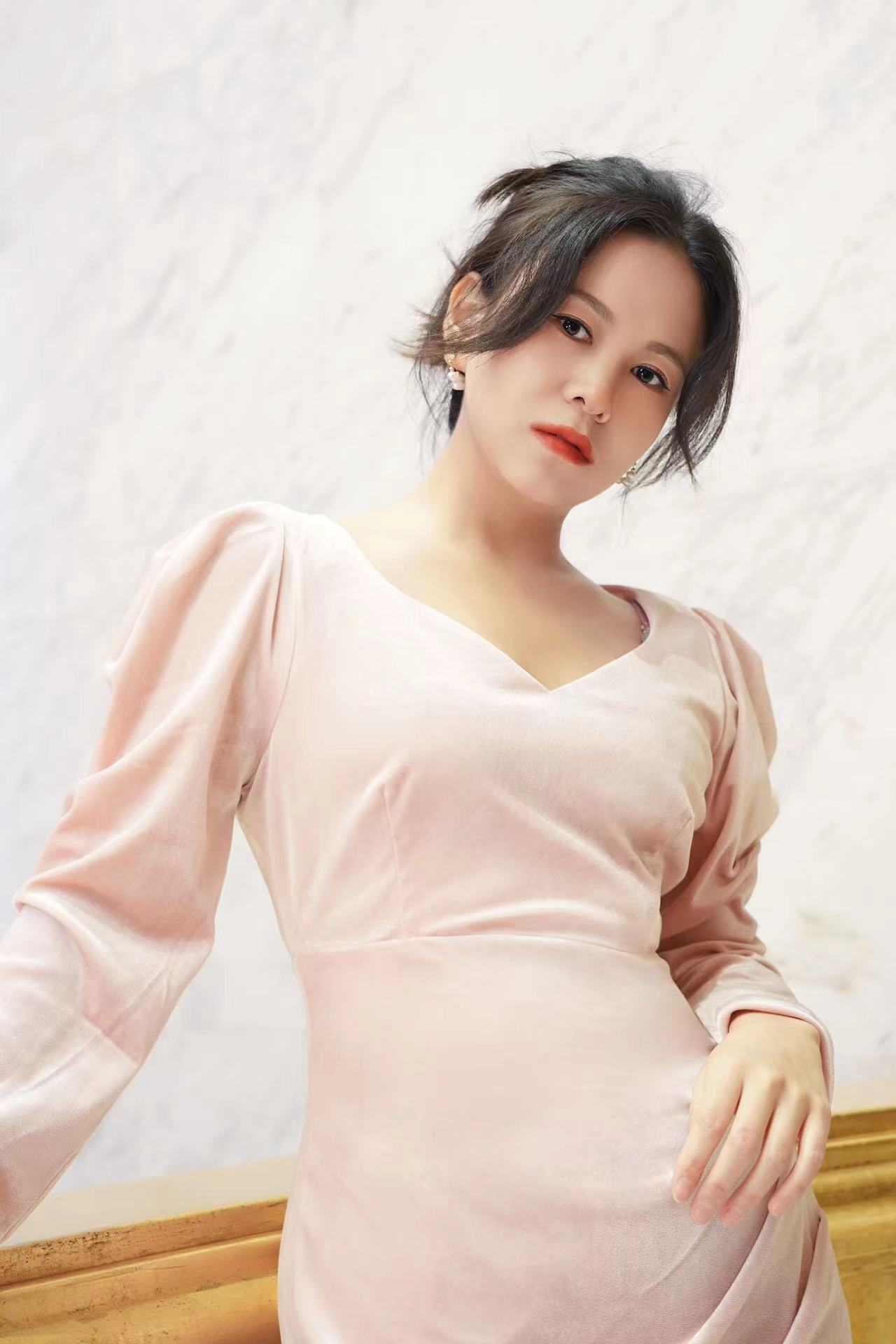 The host Liu Meixi exposed a large photo of pink fur as a smart girl ...