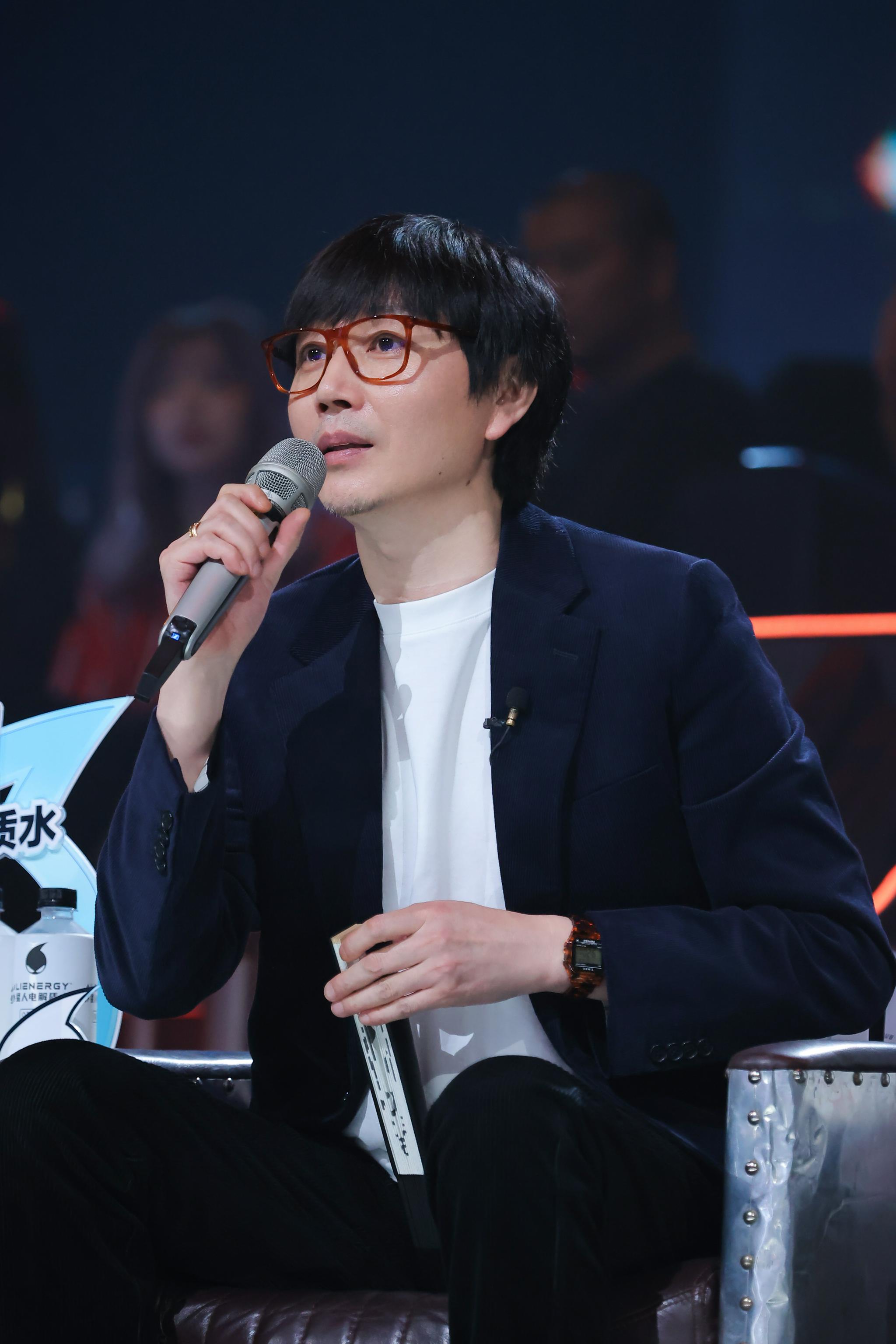 He married Dou Ying, loved Xu Jinglei, lost Gao Yuanyuan and Karen Mok ...