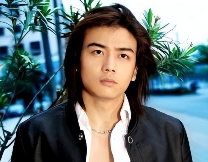 Actor Yang Shuo: A marriage with two children, a promise to his wife ...