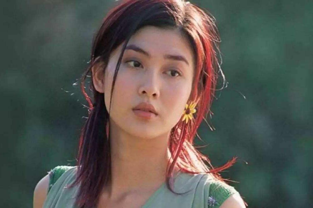 39-year-old Hong Kong star Li Caihua participated in a commercial ...