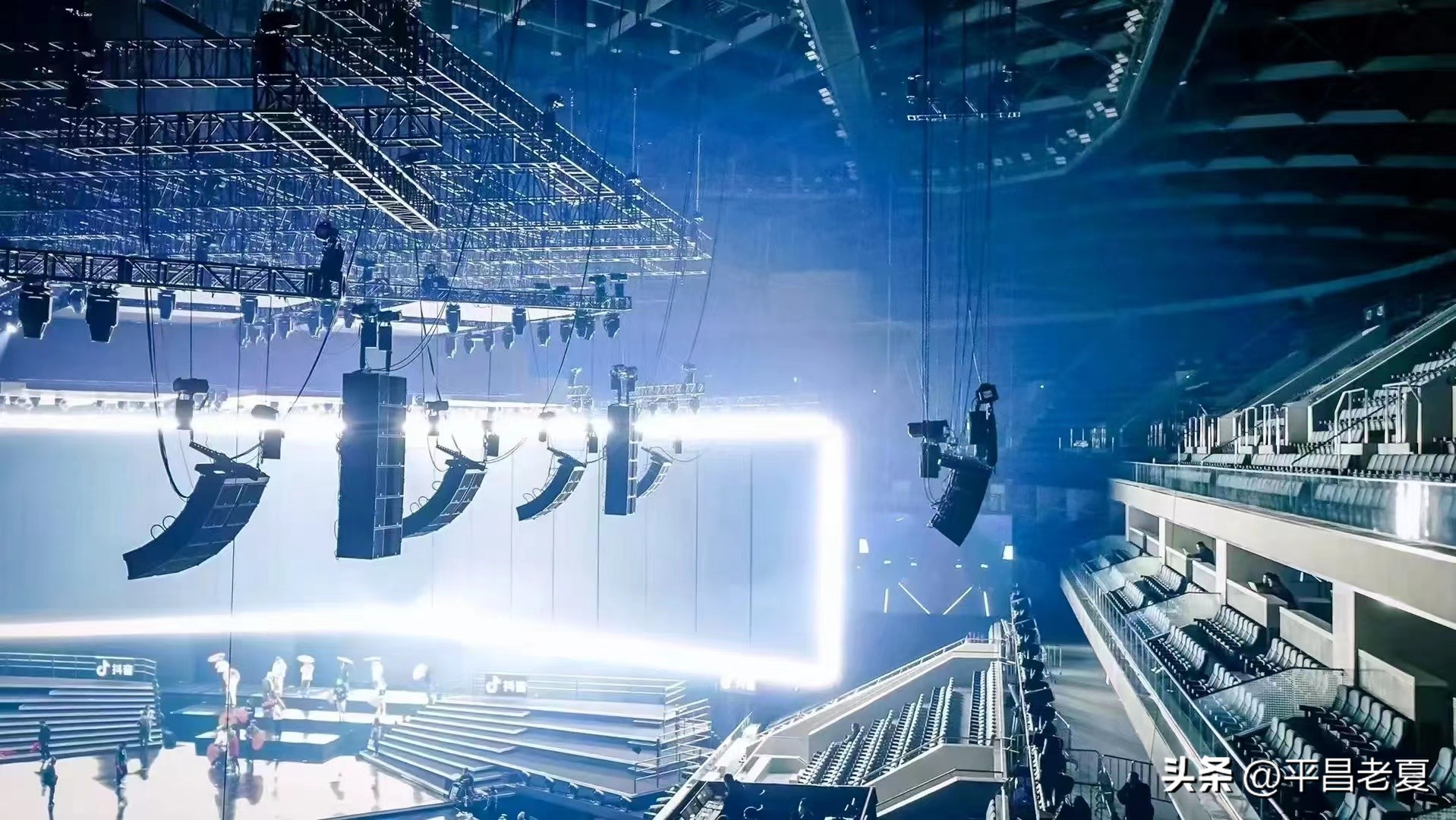 Actor was hit by a falling screen!What are the security risks behind ...