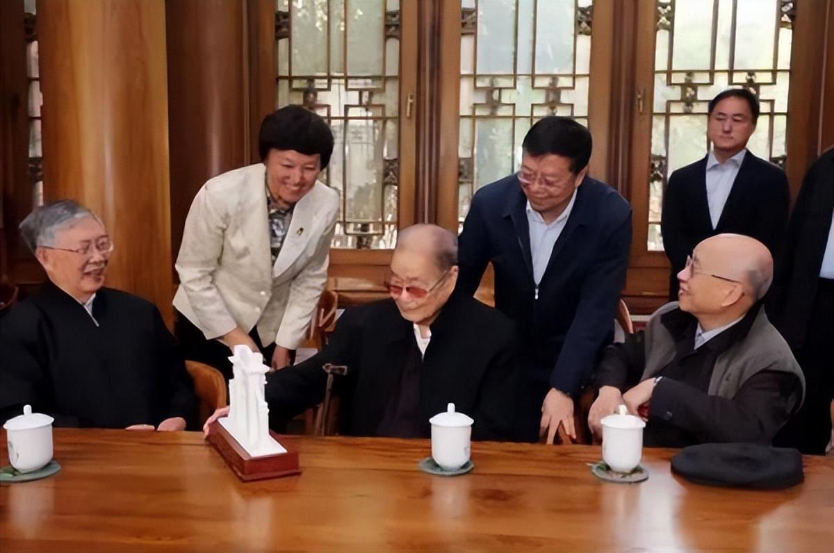 Premier Zhou's Secretary Song Ping: He graduated from Tsinghua ...