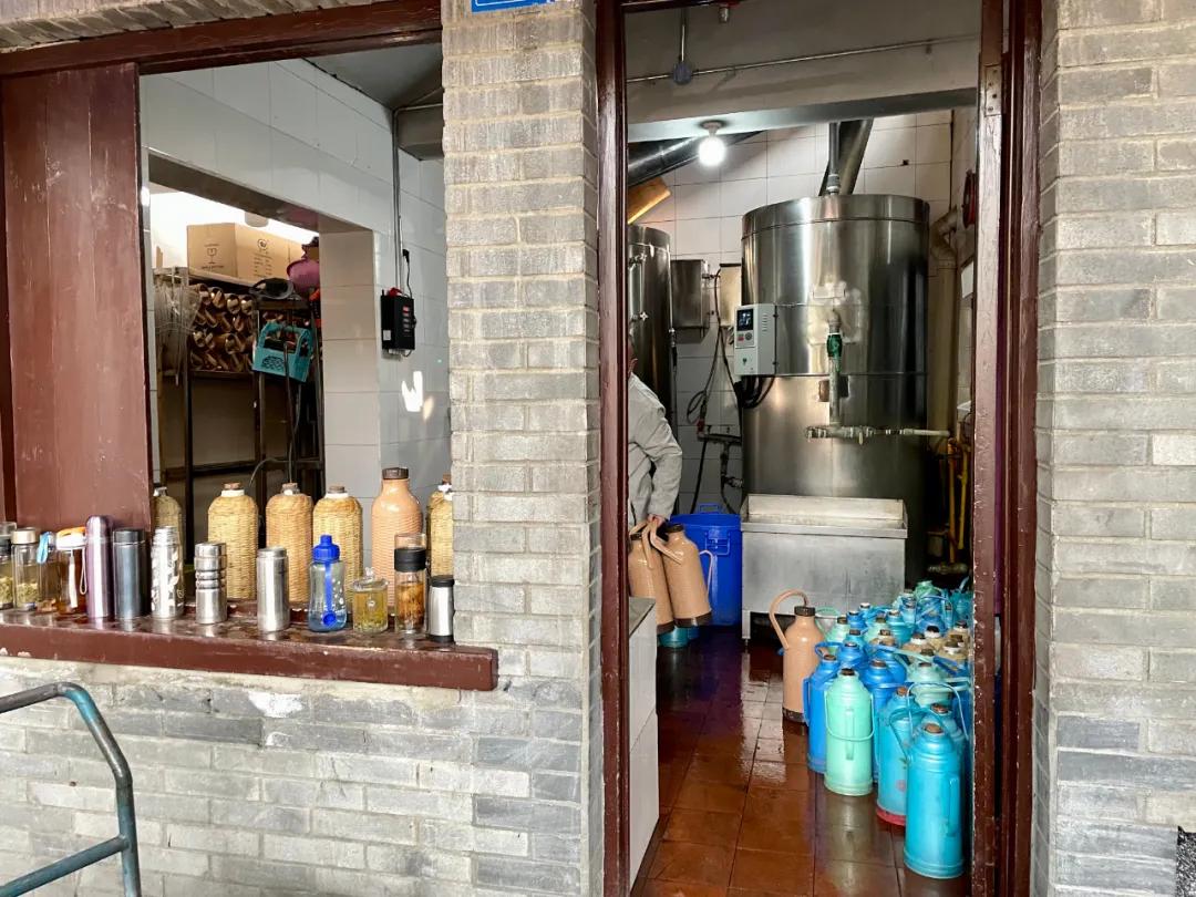 Talking about Heming Tea House in Chengdu People's Park - iNEWS