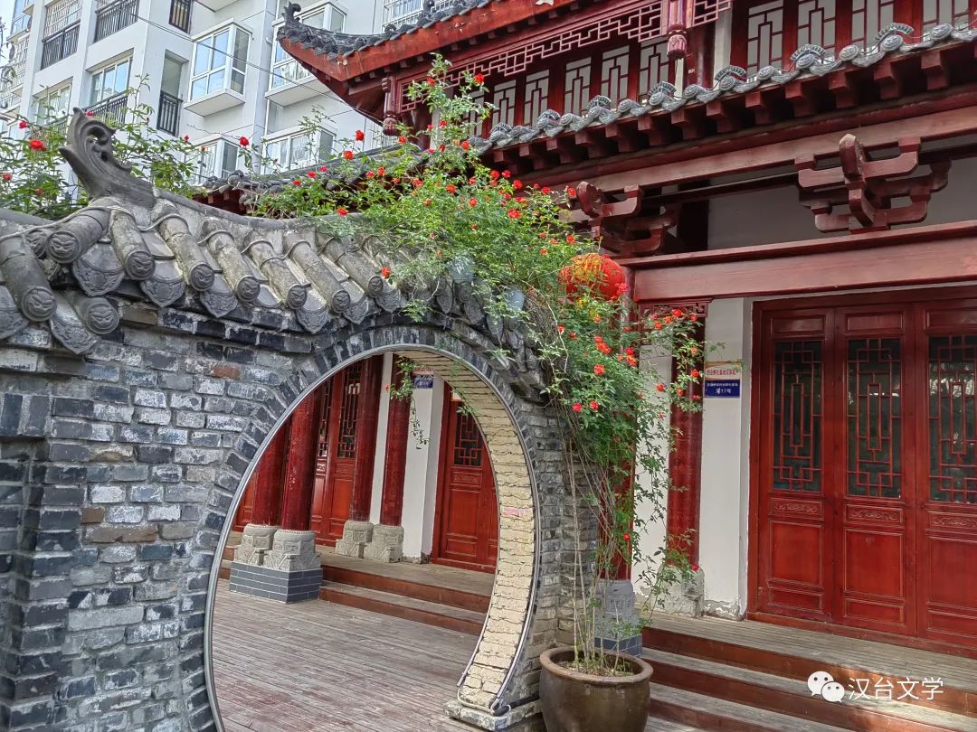 Chen Wanjun [Literature Appreciation] Why is it hard to buy a smile - iNEWS