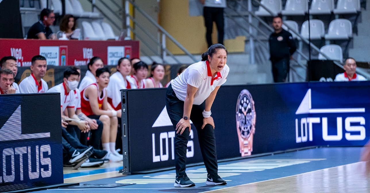 The Chinese women's basketball team was defeated by 13 points! Zheng ...