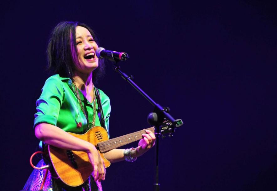 The number one female singer of rock and roll almost committed suicide ...