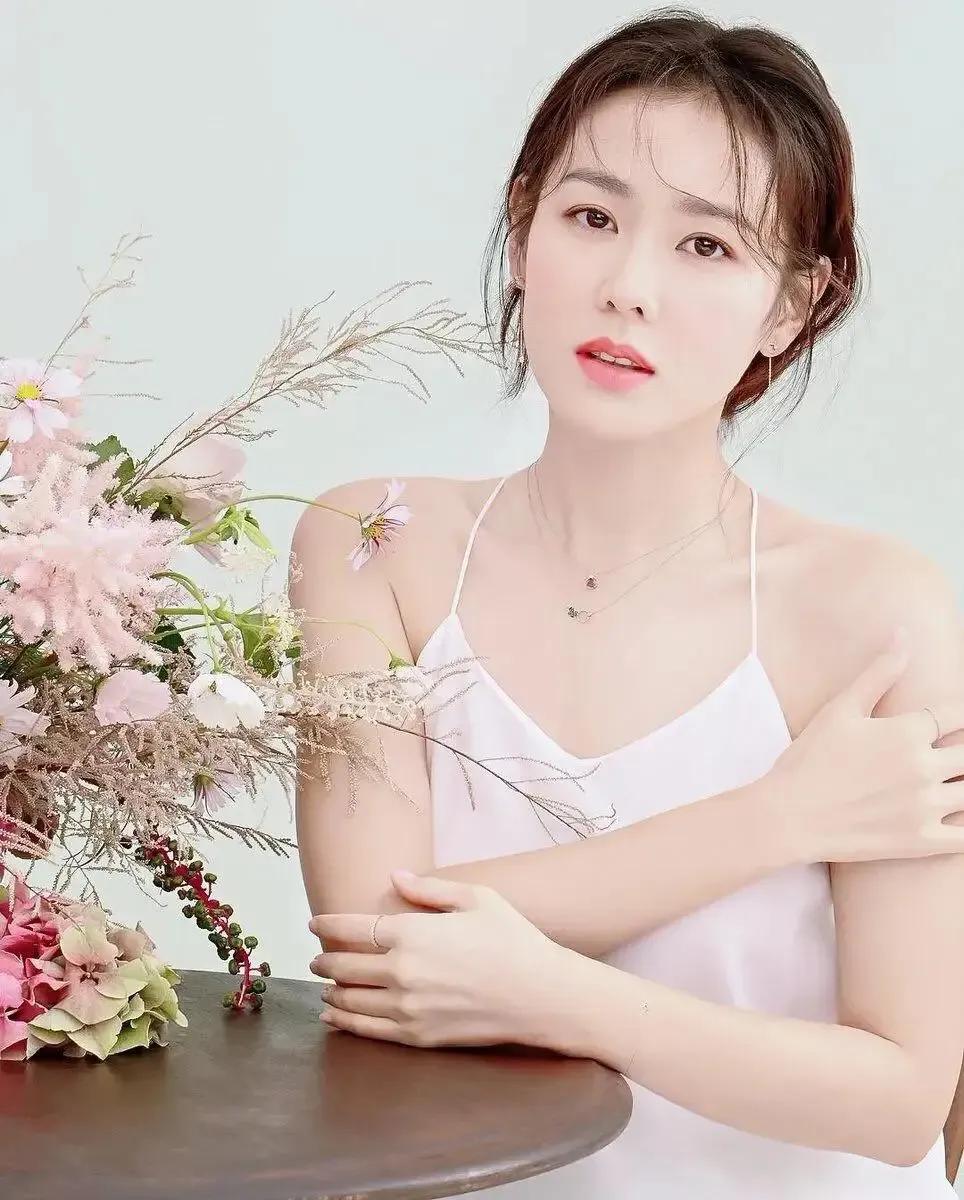 Son Ye-jin beauty photo - iNEWS