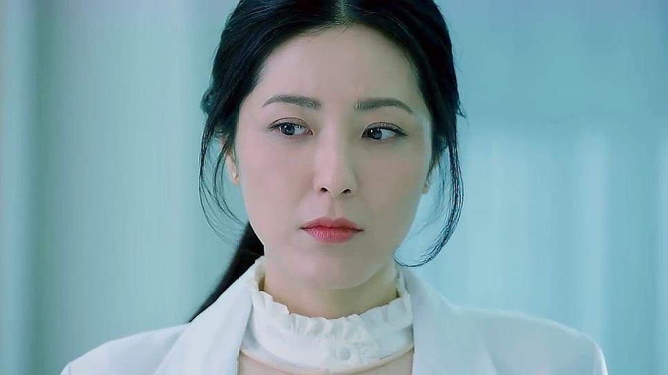 The process of shaping female images in the TV series "Family with ...