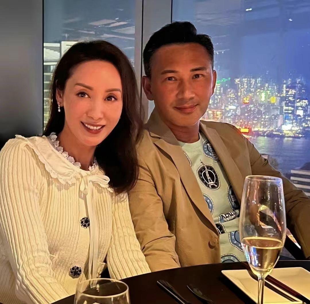 Guo Keying's grandparents are in the same frame, her 13-year-old ...
