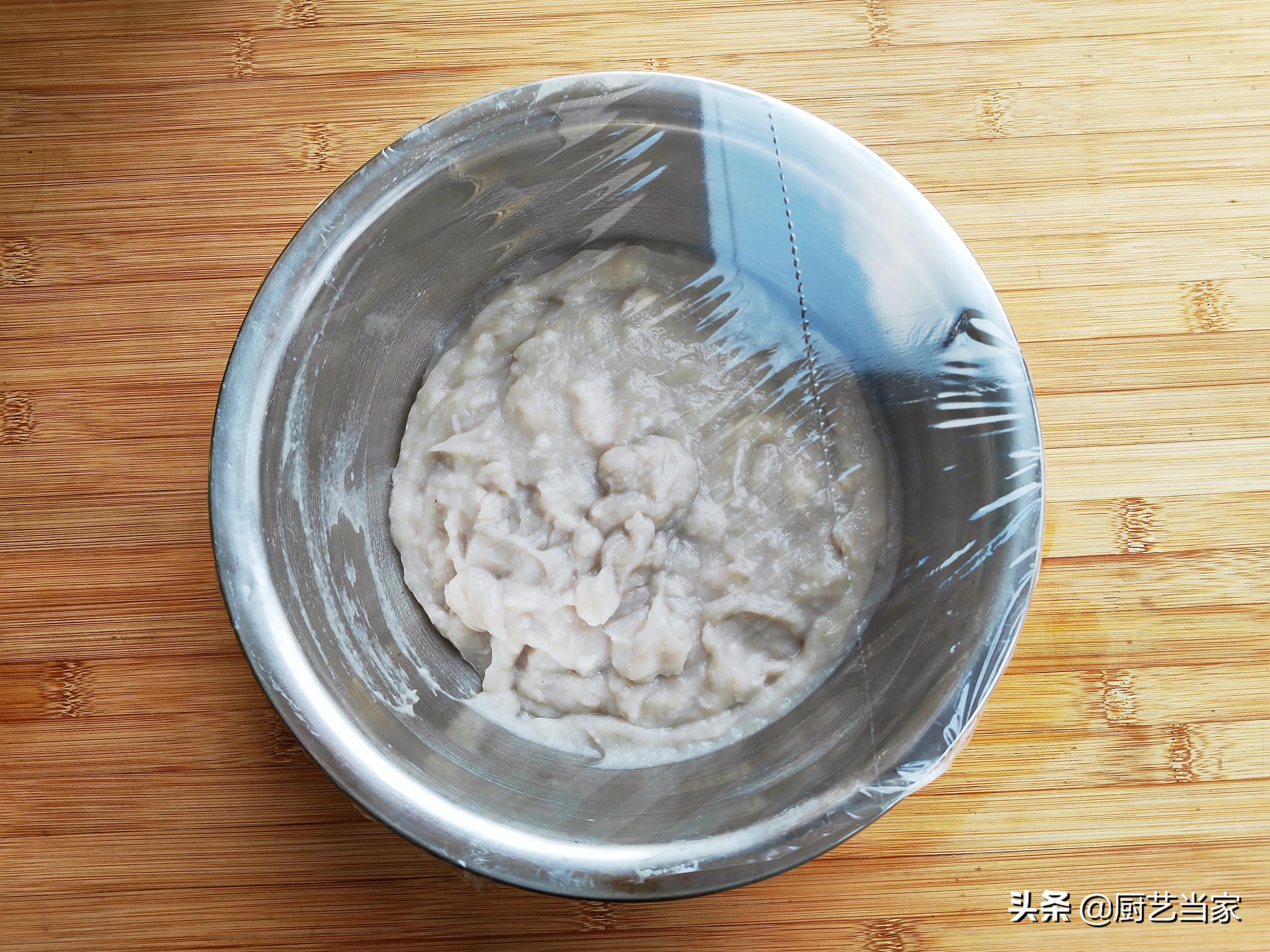 The mackerel balls boiled in this way are tender and delicious-from a ...