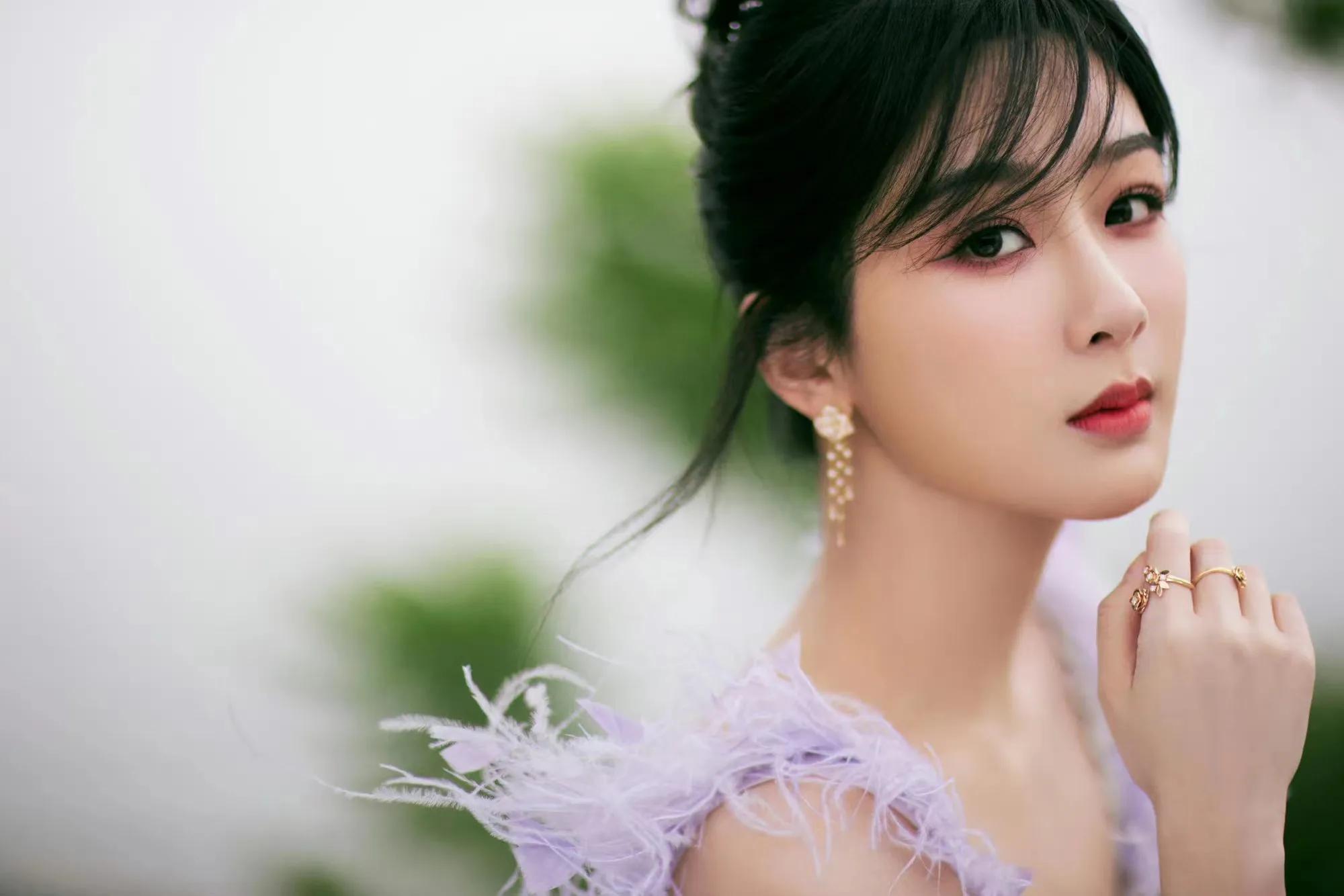 Why can Yang Zi be seen in many dramas? Ugly and without acting skills ...