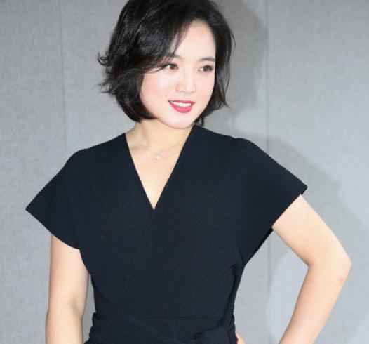 "The Long Farewell" Bai Xue: Divorced from a wealthy businessman, fell ...