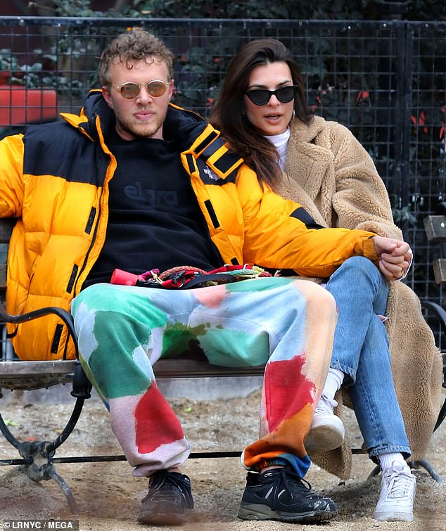 Hollywood's No. 1 Breast Model Divorce?The flash marriage gave birth to ...