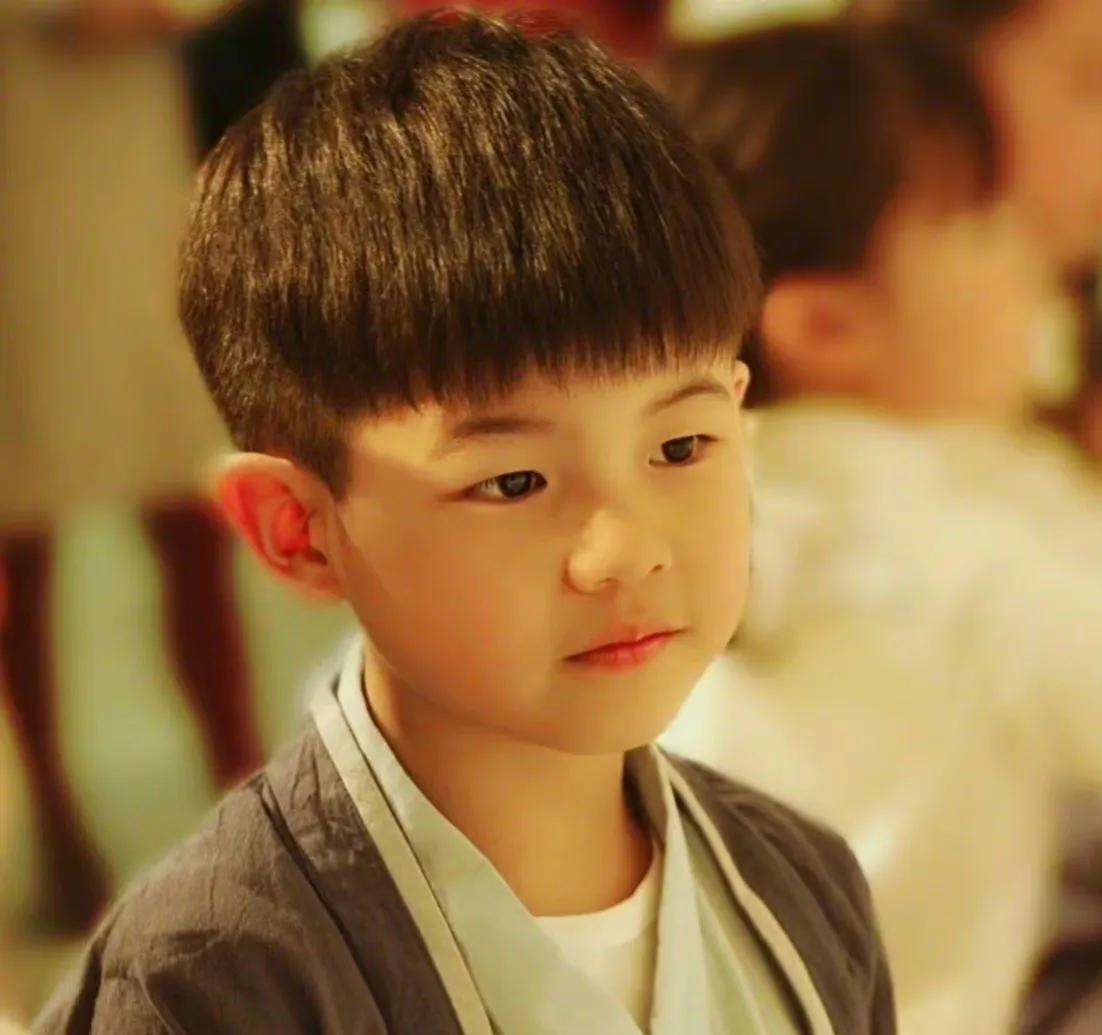 Sha Yi posted family photos on 520 to share sweetness, 12-year-old Anji ...