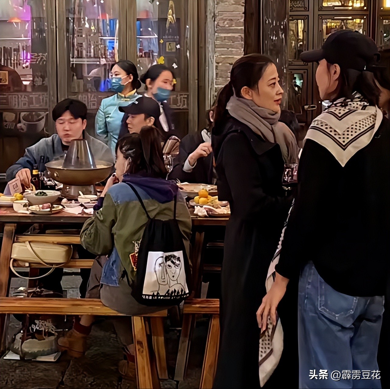 47-year-old Mei Ting had dinner with her husband without makeup, her ...