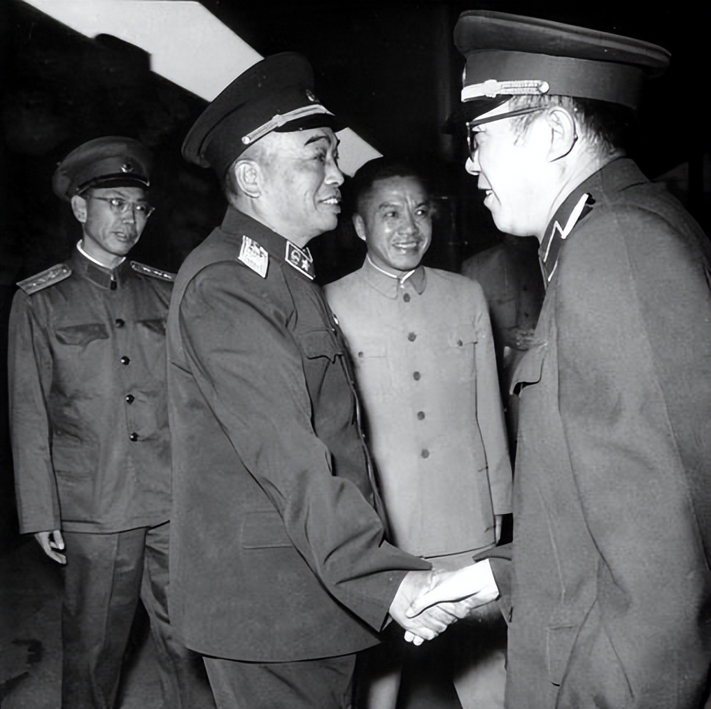 When Huang Kecheng went to Mount Lushan in 1959, he blamed Peng Dehuai ...