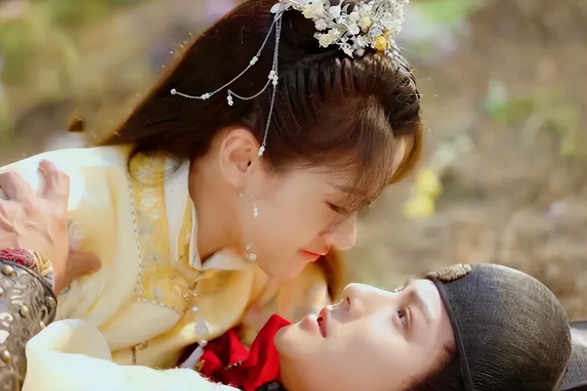 "Hello", the heroine chased after the hero, Zheng Yecheng performed ...