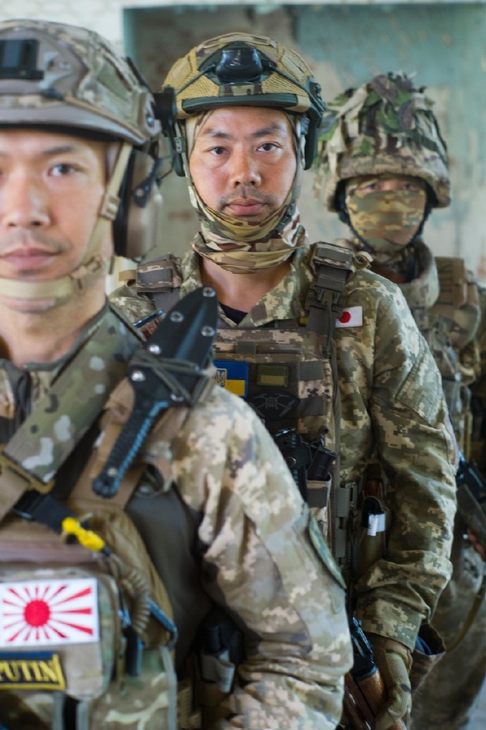 And female Japanese soldiers! Entering the Russo-Ukraine War Japanese ...
