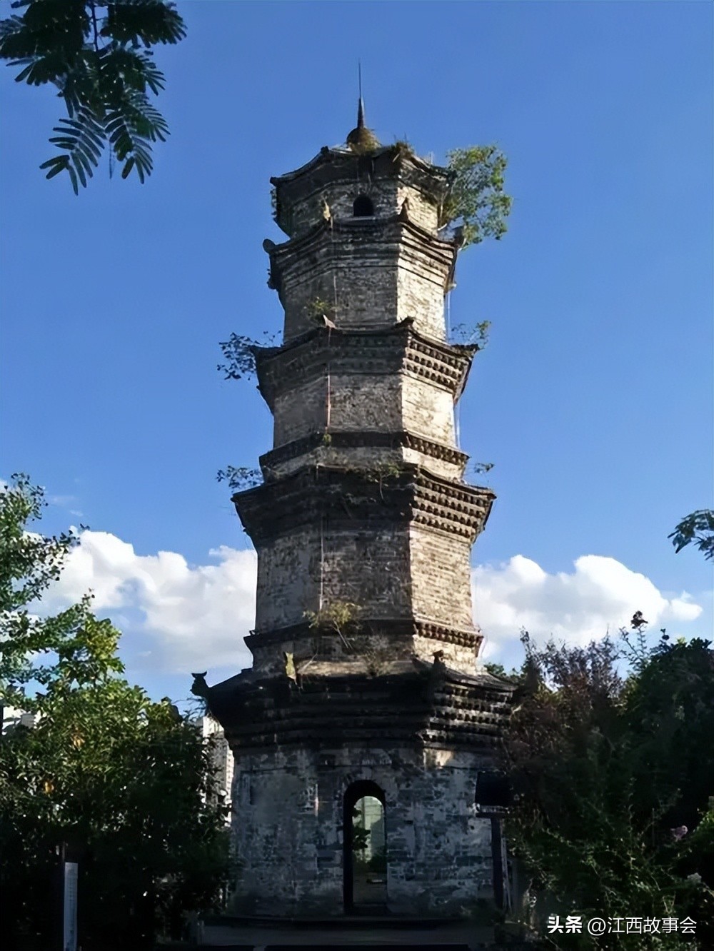 Jiangxi Story · Chat Tower from Shangrao's "Twin Towers" - iNEWS