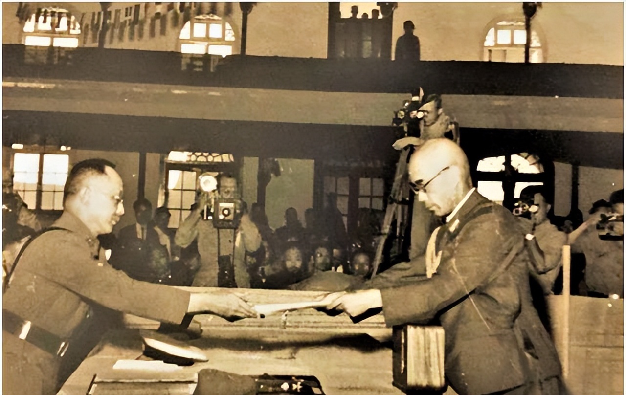 Some old photos record the Japanese surrender in China in 1945 - iMedia