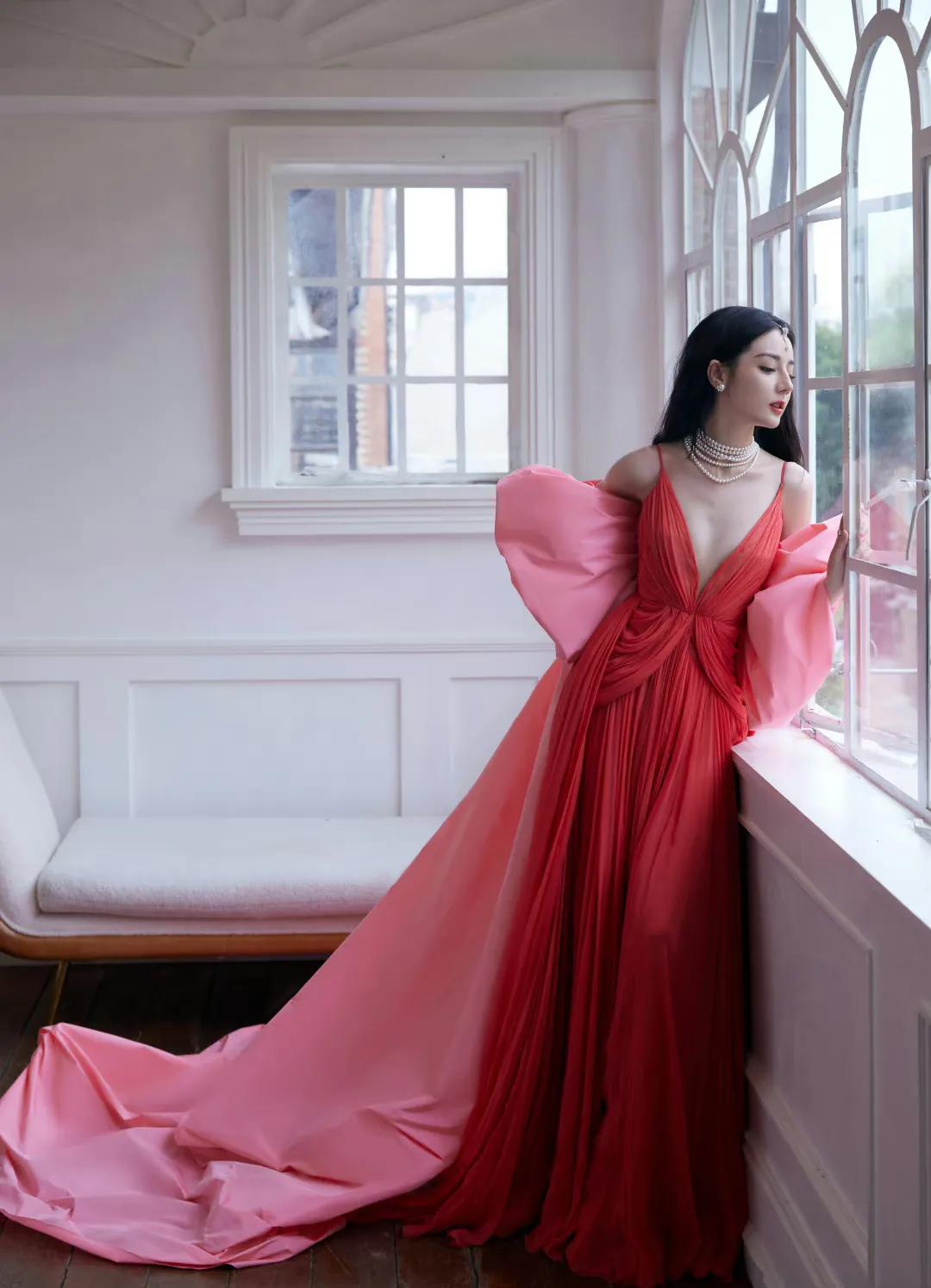 Di Lieba's Weibo night exotic princess style - iNEWS