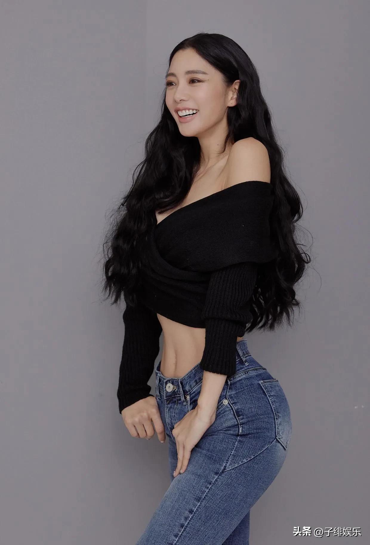 "Asia's No. 1 Beauty" Li Chengmin is so sultry! Her stunner figure ...