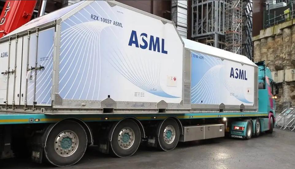 2.6 billion RMB!ASML publicly announced that the new EUV lithography ...