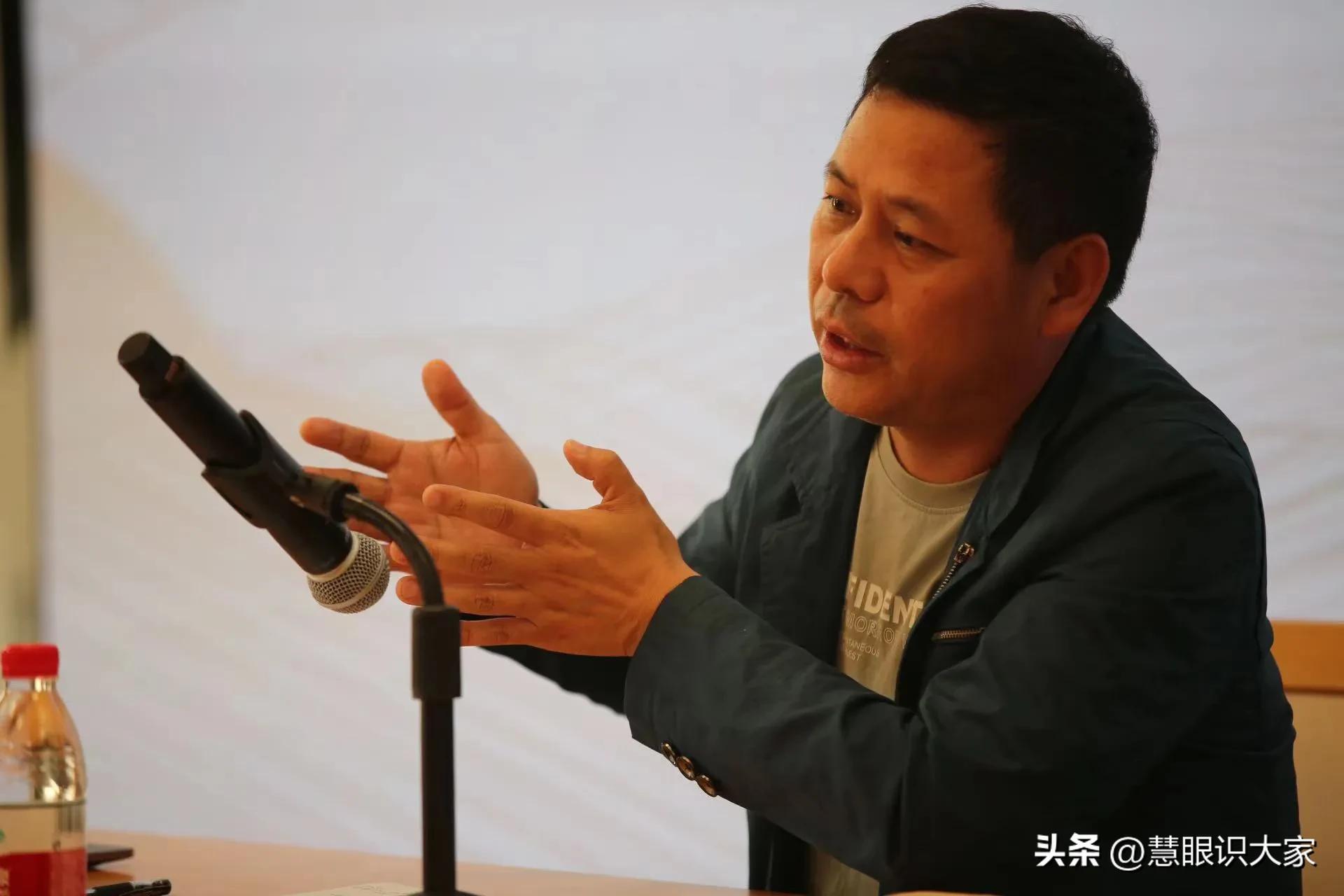 Liu Chuan, editor-in-chief of "Poetry Trends": A poet must have "four ...
