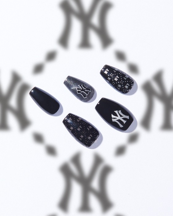 MLB beauty presbyopia wears nails to debut - iNEWS