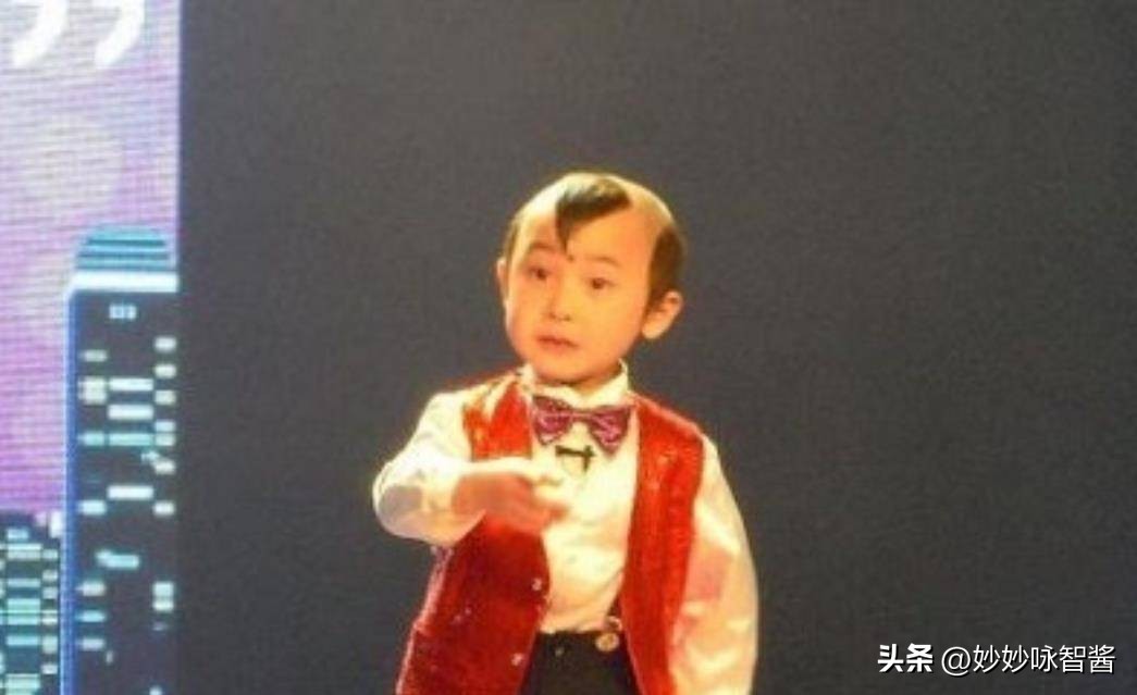 At the age of 6, he died at the age of 8 in the Spring Festival Gala ...