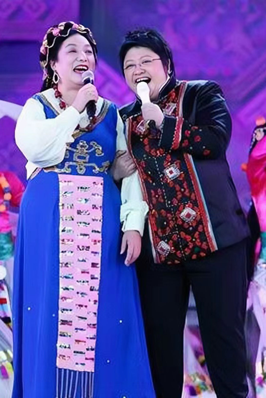 Yongxi: Han Hong is my daughter. She remarried after her husband died ...