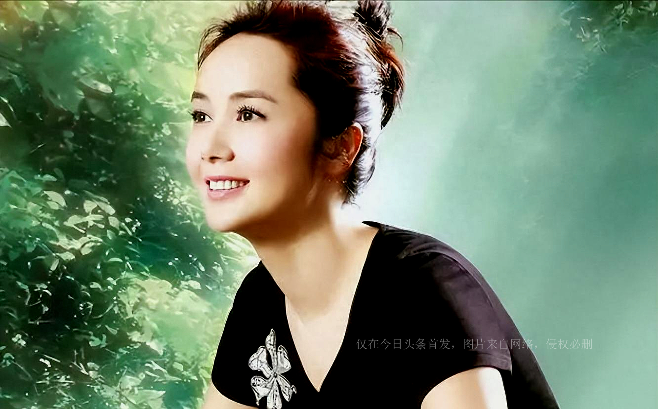 The 56-year-old Jiang Wenli forced herself to act young, and the kiss ...