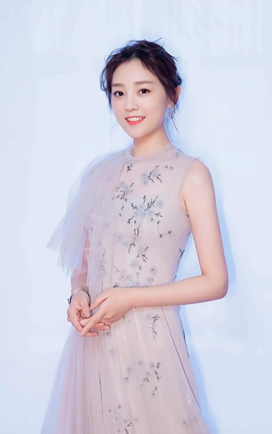 Beautiful actress: He Hua - iMedia