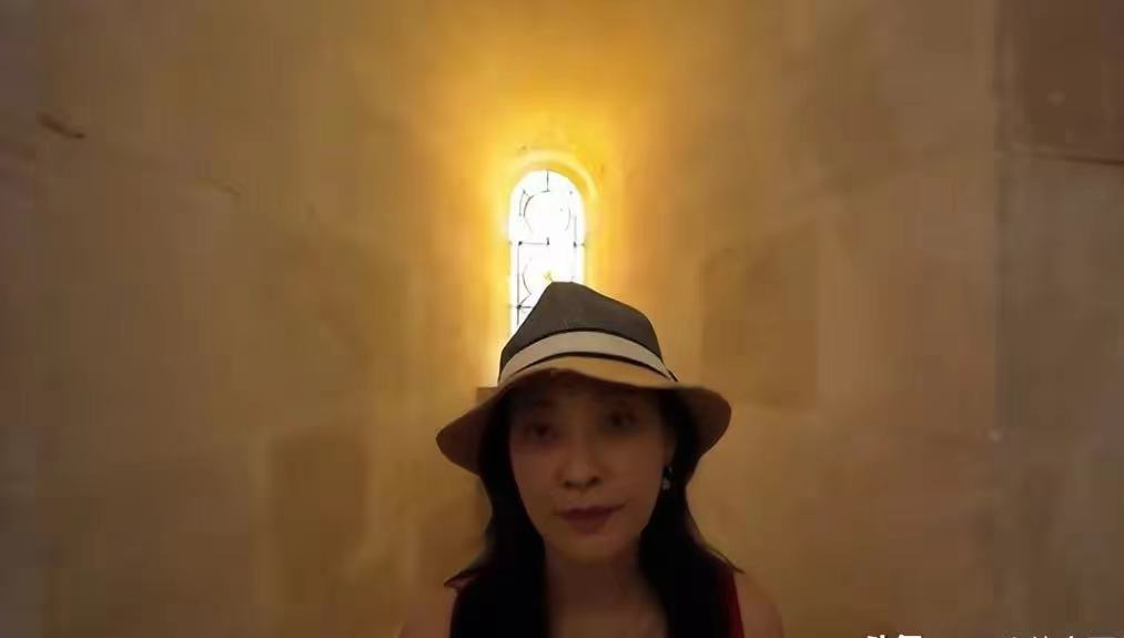 48-year-old Mei Ting's photos of her trip to France caused controversy ...