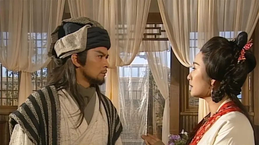 It's been almost 20 years, and the two versions of "Qiao Feng" by Huang ...