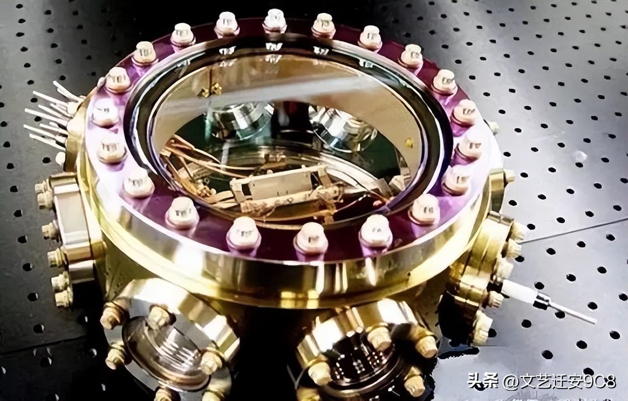 Cold atomic clocks: the "heart" of satellites and the "eyes" of ...
