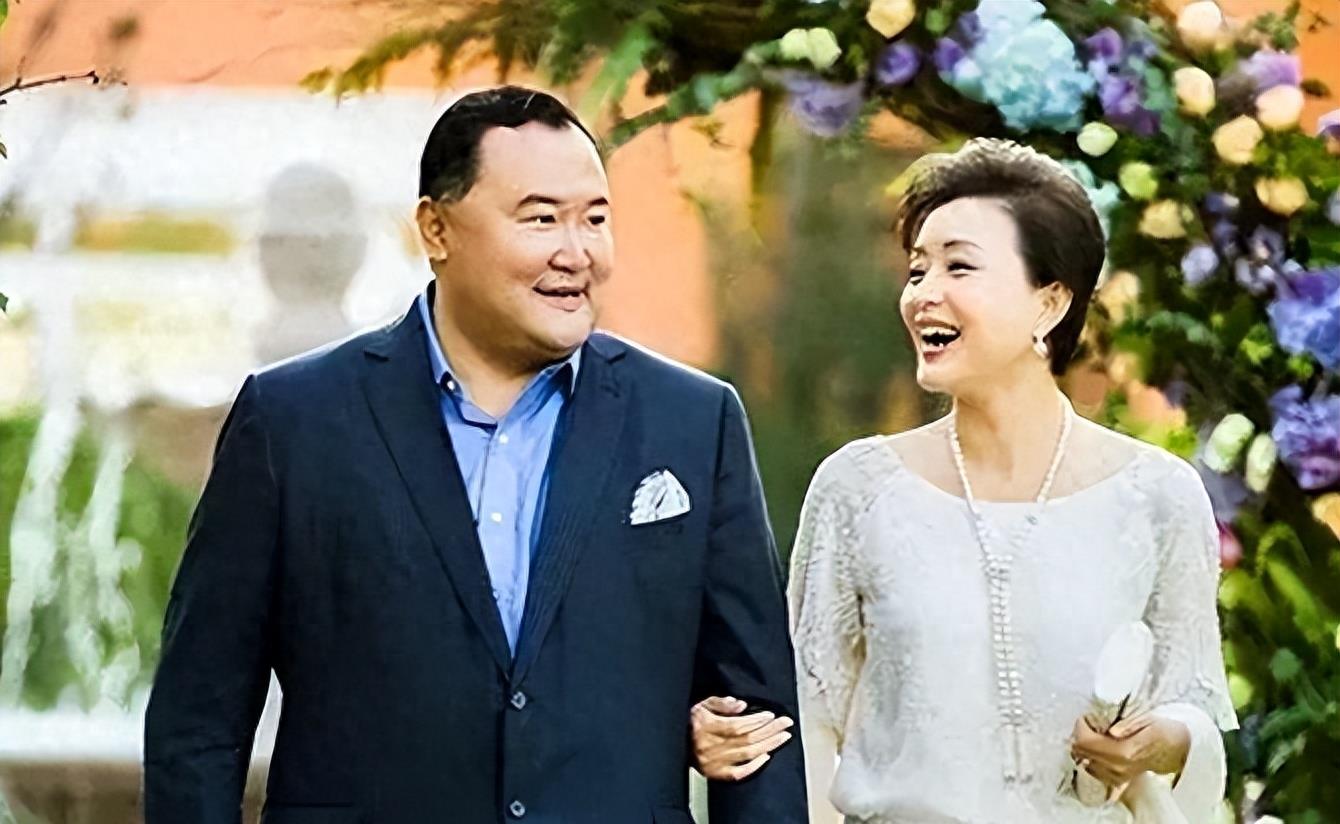 Yang Lan: I have been in love with Wu Zheng for nearly 30 years, and ...