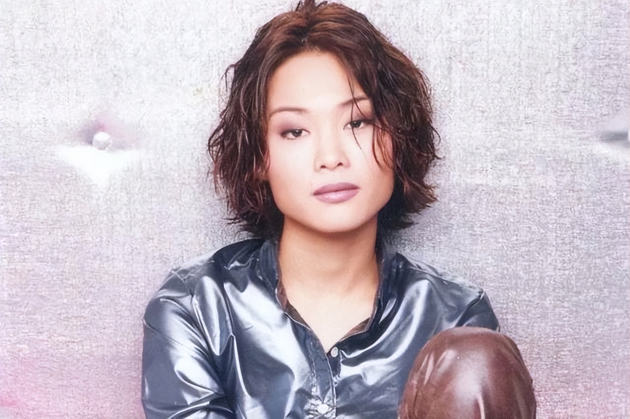 A recent photo of 48-year-old Xu Meijing, who was once as famous as Faye Wong, was sent to a ...