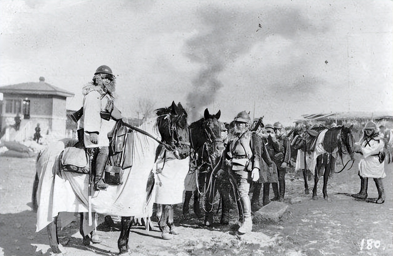 The ugly Japanese general was attacked by the People's Liberation Army ...