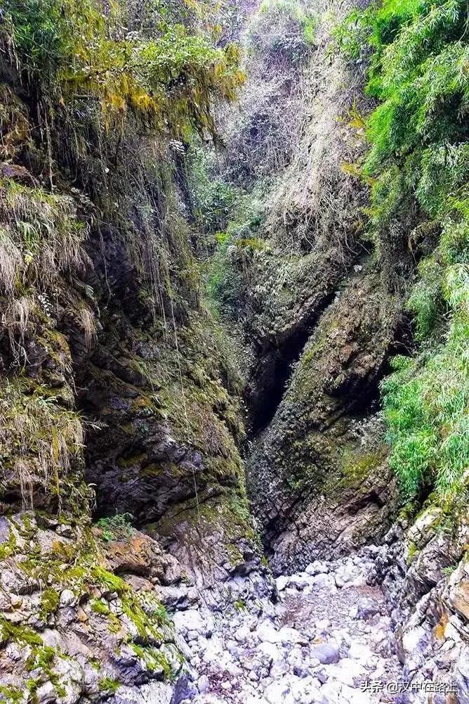 Eye-opening~Explore the Tianxing Cave in the South China Sea of ...