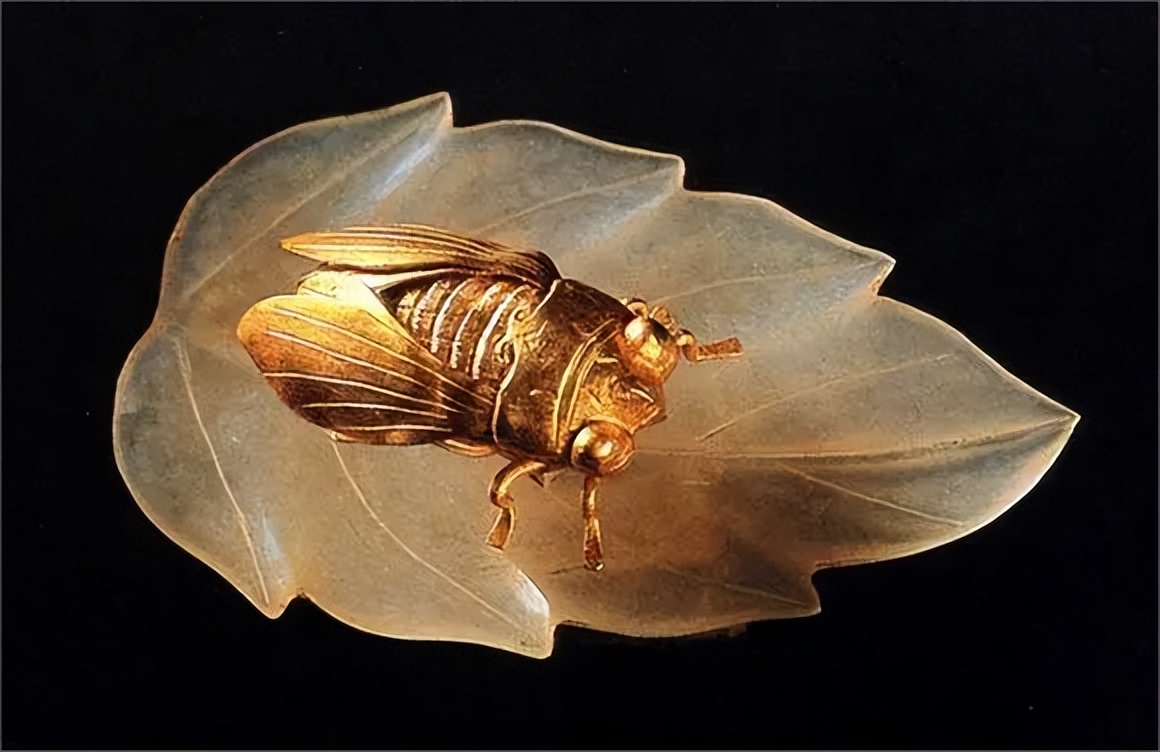 An ancient tomb was dug up in Suzhou, and a glowing "golden cicada" lay ...