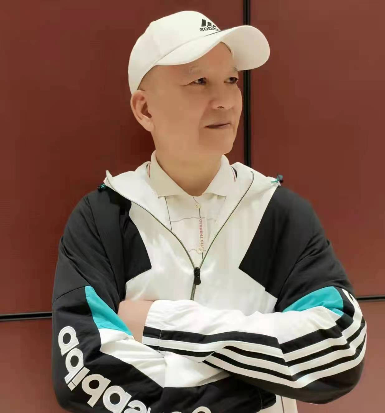 Profile of Taiwanese singer Chen Zhiming, his masterpiece "Please Wait ...