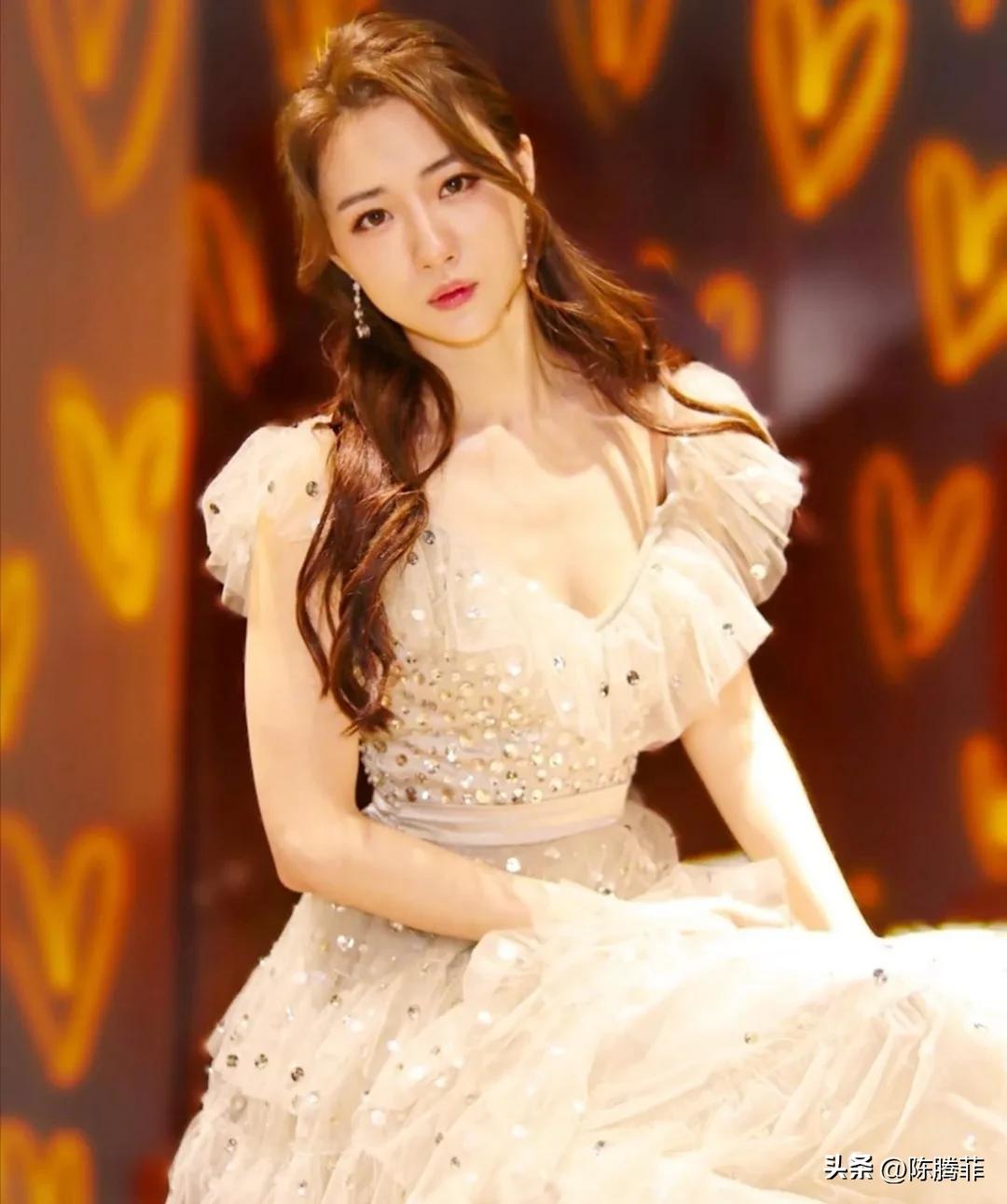 Ju Ziqiao is a glamorous Hong Kong lady - iMedia