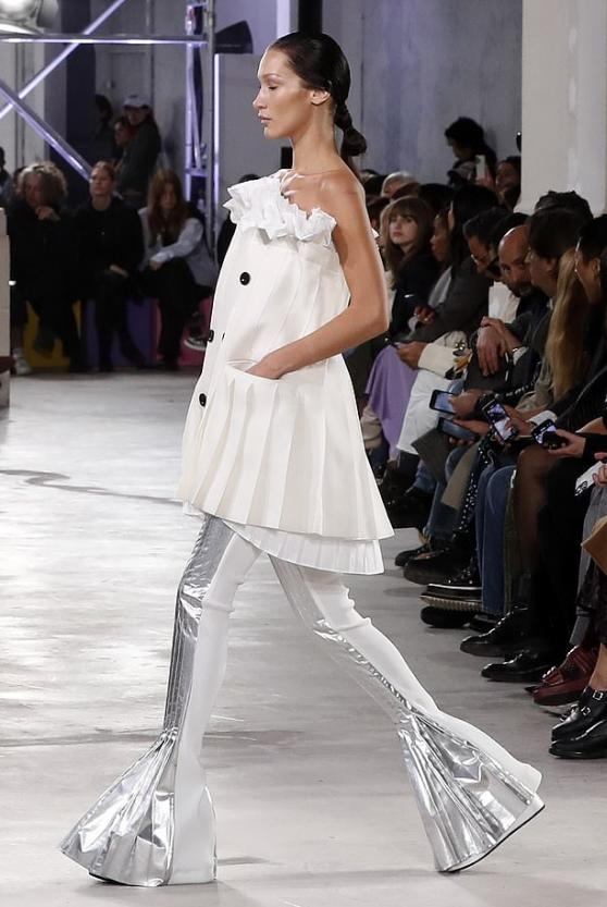 Bella Hadid walks the Paris Fashion Week runway in a clown-inspired ...